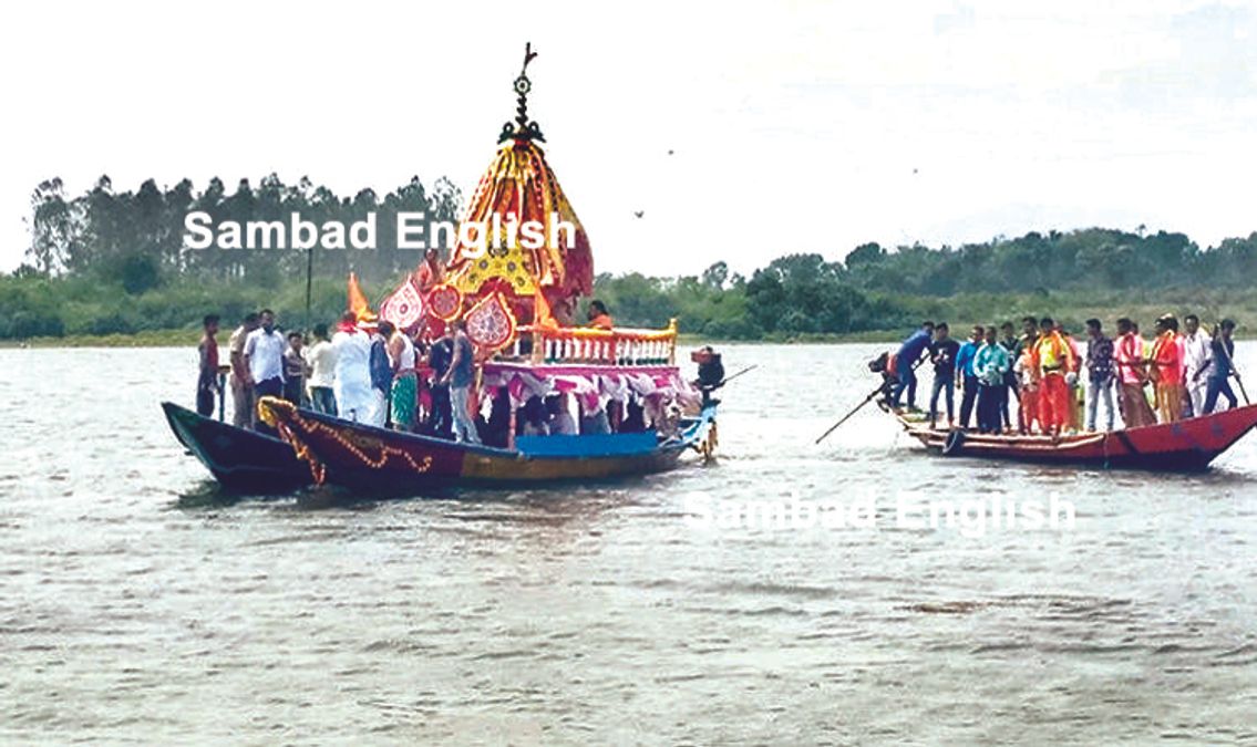 Annual sojourn: Know why the Holy Trinity in Kankana Sikhari travel on ...