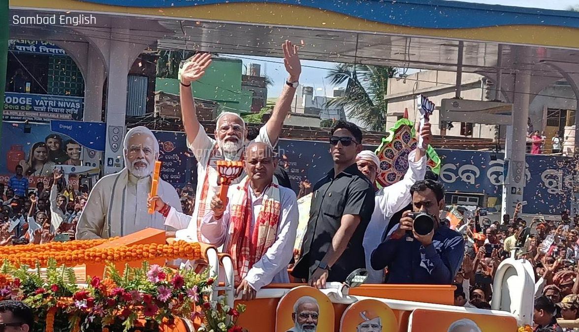 PM Narendra Modi holds roadshow on Badadanda in Odisha's Puri