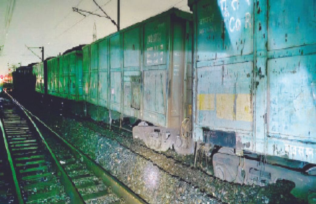 ମଞ୍ଚେଶ୍ୱରରେ ୮ ବଗି ଲାଇନ୍‌ଚ୍ୟୁତ: ପୁଣି ଟ୍ରାକ୍‌ରୁ ଖସିଲା ଟ୍ରେନ୍‌