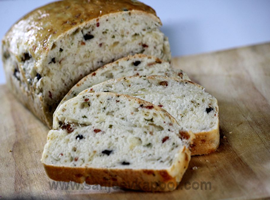 Olive Bacon and Cheese Bread