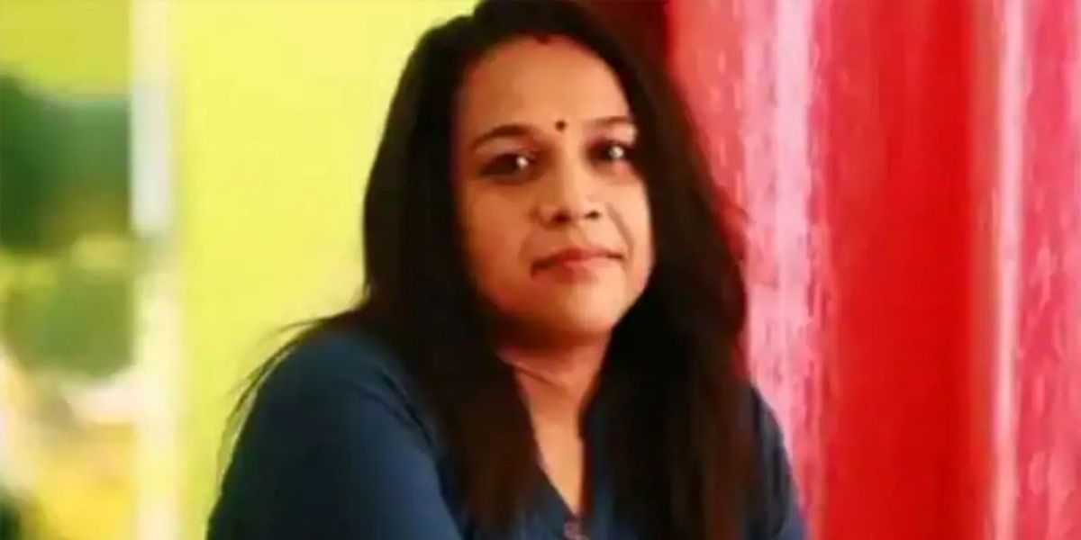 കേരള രാഷ്ട്രീയത്തെ ഇളക്കിമറിക്കുന്ന വിവാദ നായികയായി ദിവ്യാ നായർ മാറുമോ പ്രമുഖ 
