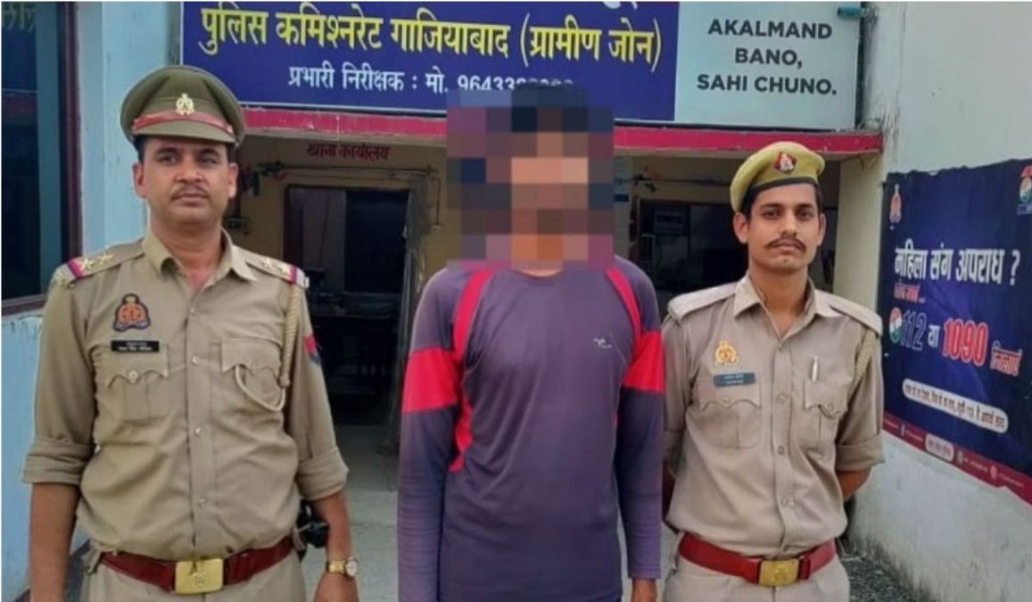 UP: Woman Chases Man Who Flashed At Her, Gets Run Over By Car