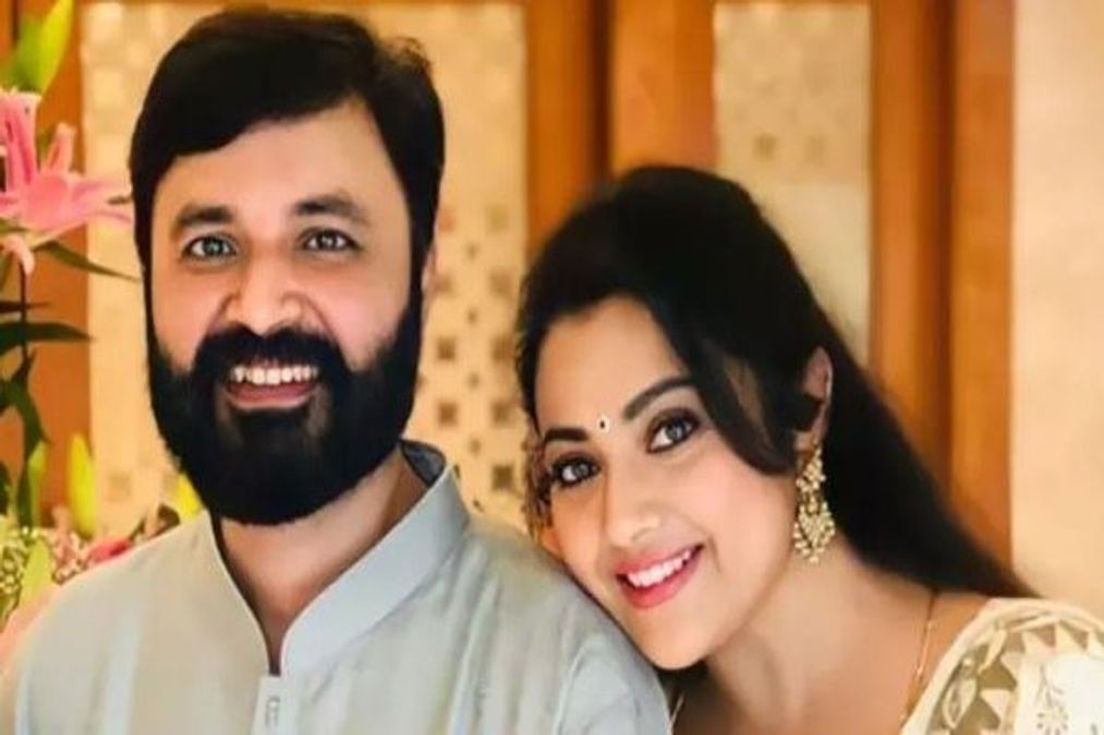 'Drishyam' Actor Meena Says Stop Sharing False Information About ...