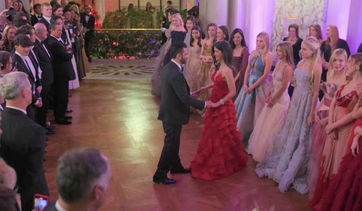 What's Le Bal Paris on Netflix's Fabulous Lives? And What Makes It A ...