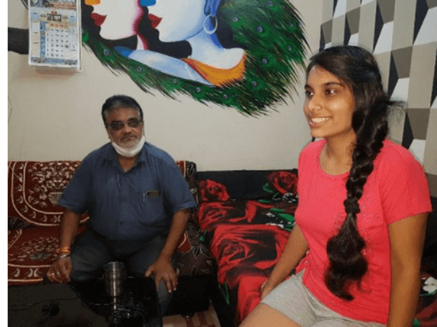 Viral Video: A 22-Year-Old Raipur Girl Fights Off A Mobile Snatcher