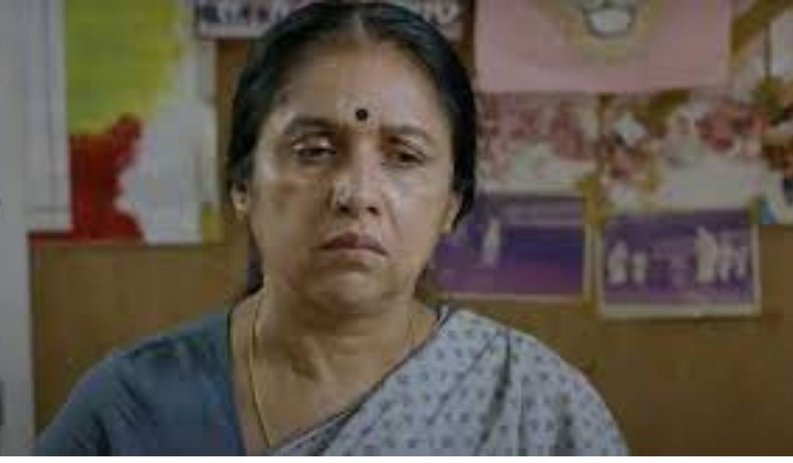 Revathi Wins Best Actor For 'Bhoothakaalam' At Kerala State Film Awards ...