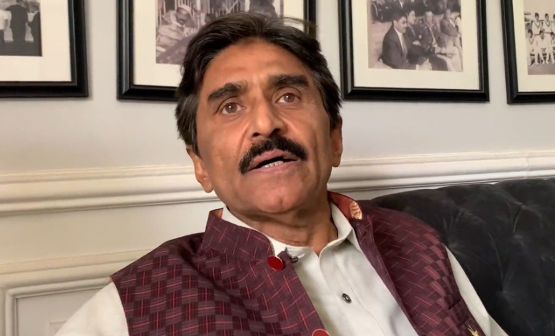 ‘Muh se supaari nikal ke baat kar bey Totlein!’ - Fans slam Javed ...