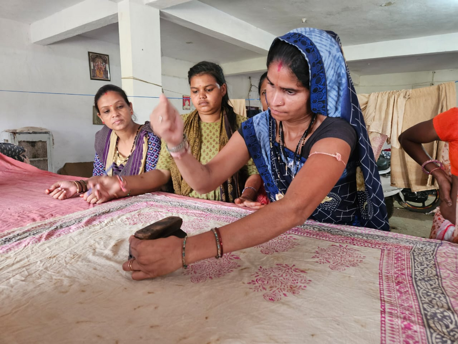 Madhya Pradesh Expands Textile Tourism with Craft Villages