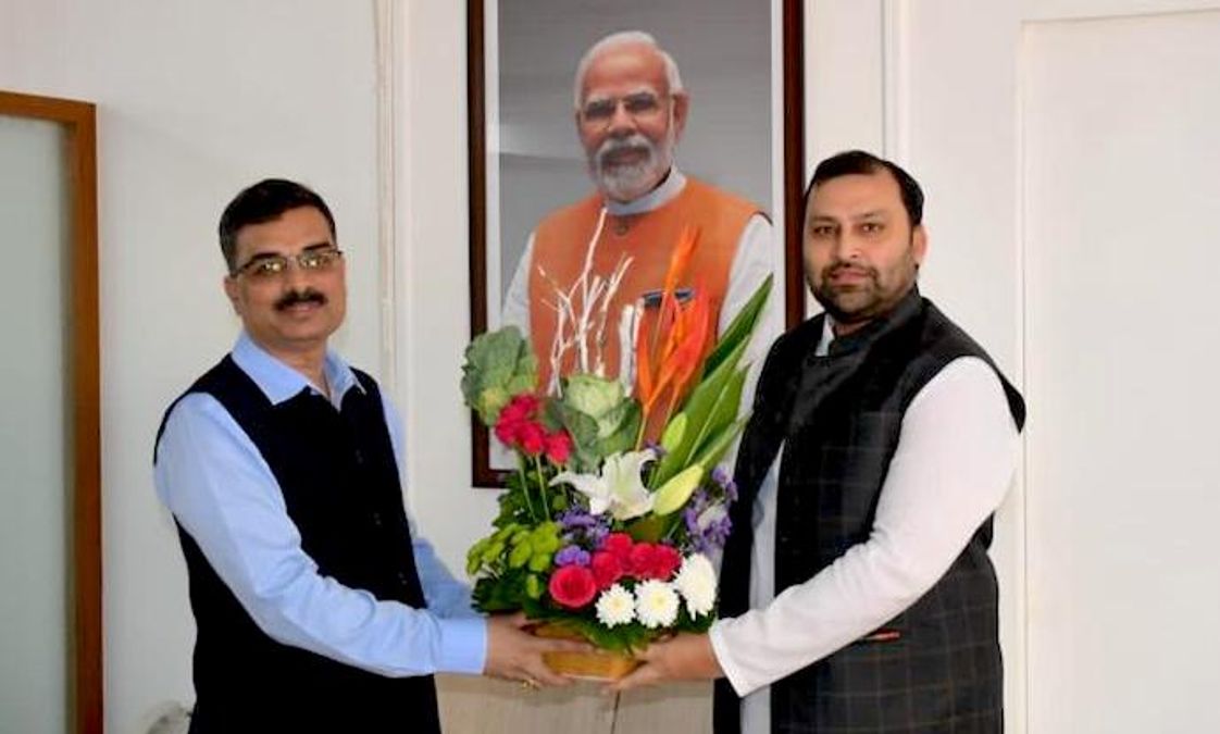 Vinit Kumar Appointed as the CEO of KVIC