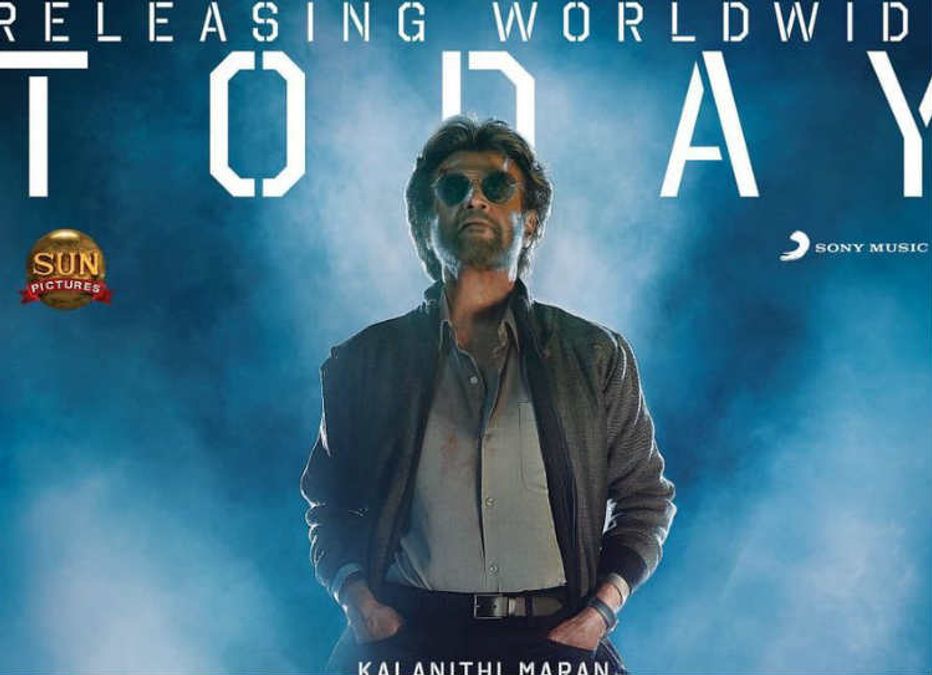 Petta movie review and release : சரவெடியுடன் பேட்ட பராக் ...