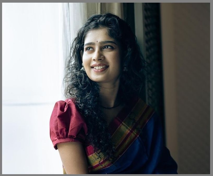 அசத்தும் அழகு! பிக்பாஸ் ஜனனி குணசீலன் கியூட் போட்டோஸ்