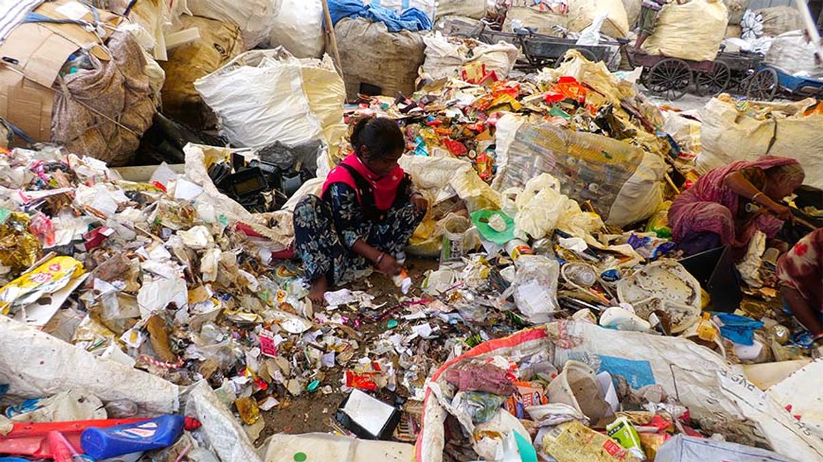 Ragpickers of Seemapuri | From Trash to Treasure – The Unseen Struggles ...