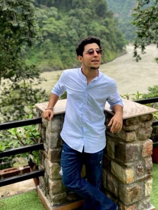 Gagan Arora is an Indian actor best known for his roles in College ...