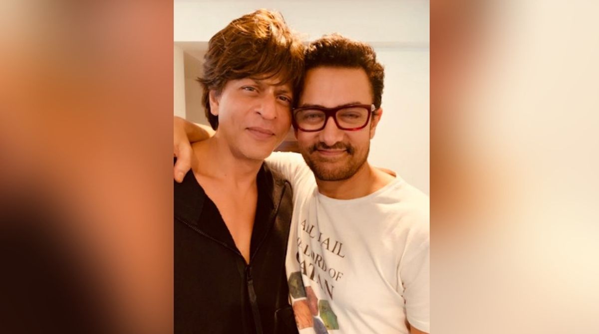 Aamir Khan directs Shah Rukh Khan's sequence in 'Laal Singh Chaddha' Aamir Khan directs Shah Rukh Khan's sequence in 'Laal Singh Chaddha'