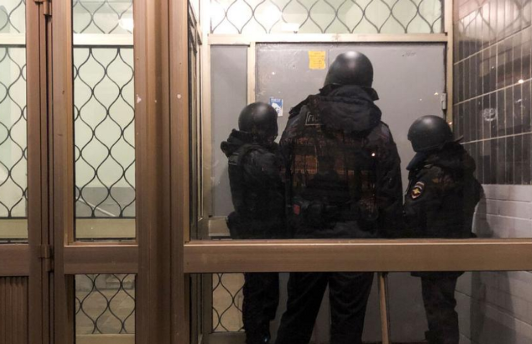 Russian Police raid Kremlin critic Alexei Navalny's properties