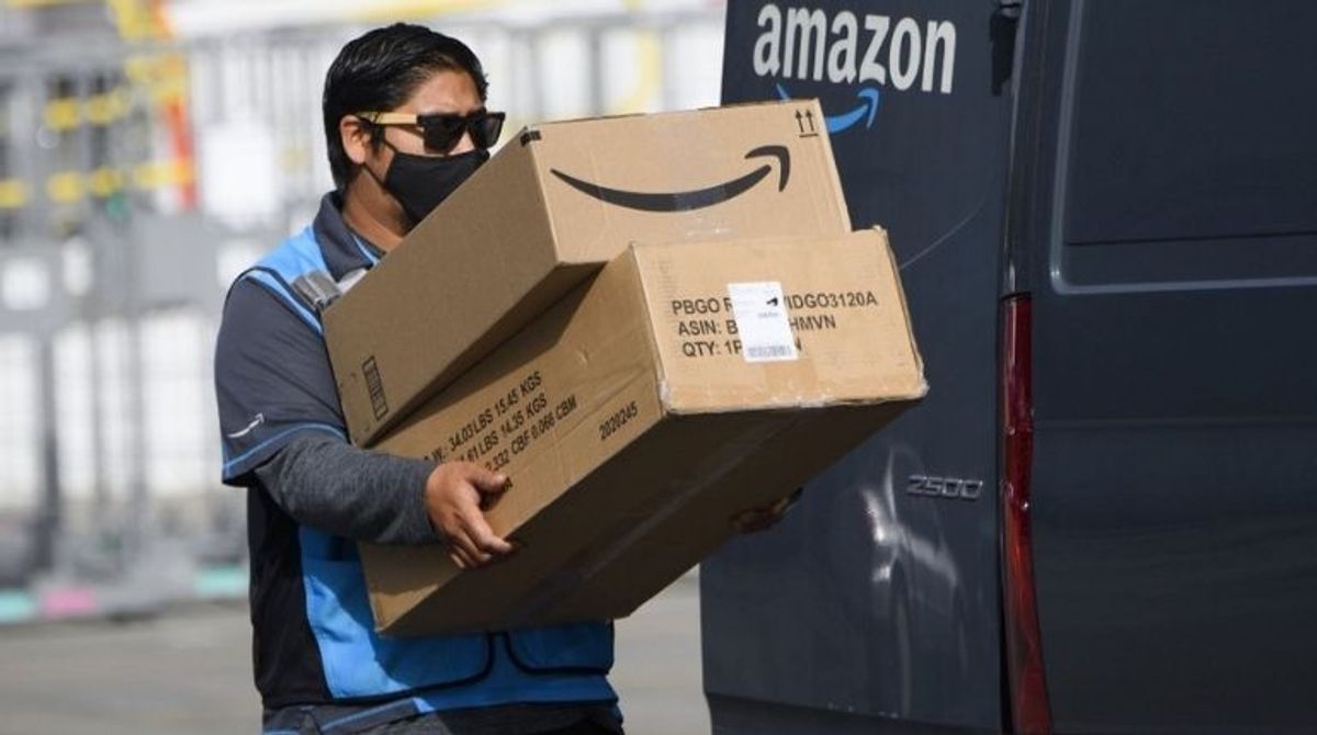 'Employees pee in bottles': Undercover writer reveals Amazon's poor ...