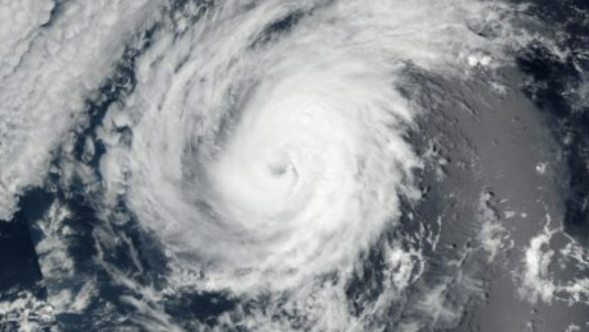 Hurricane Orlene strengthens, moves towards Mexico's Pacific coast