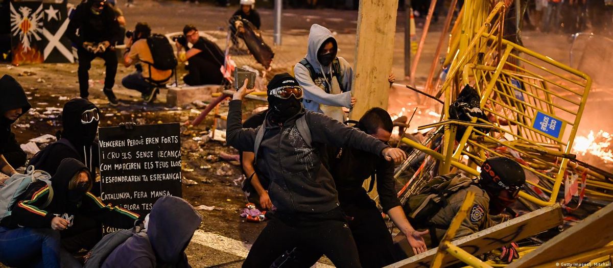 Spain: PM Pedro Sanchez accused of undermining the constitution ...