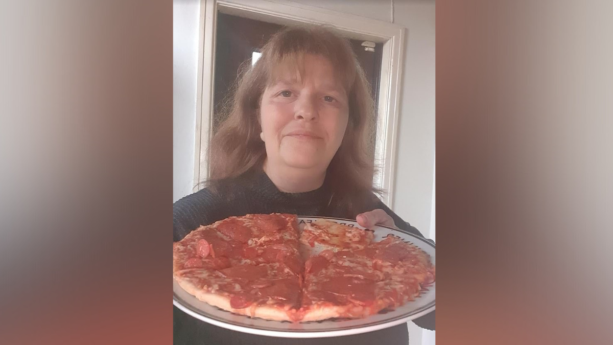 British woman credits â miracle pizzaâ for her timely lung cancer diagnosis