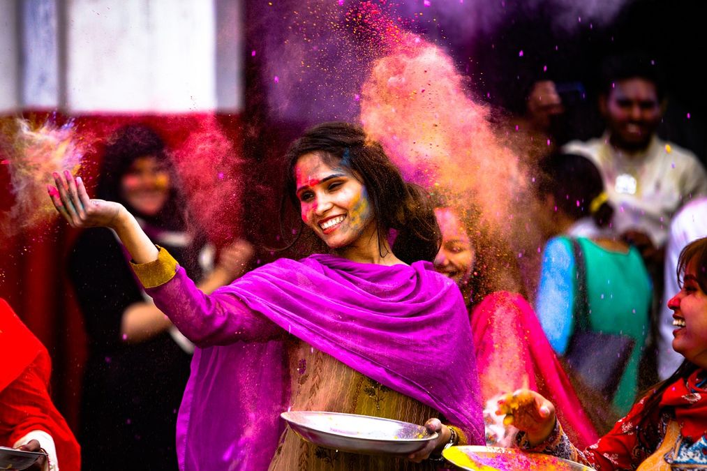 Holi 2023: These Holi outfits ideas for men & women can add colours to ...