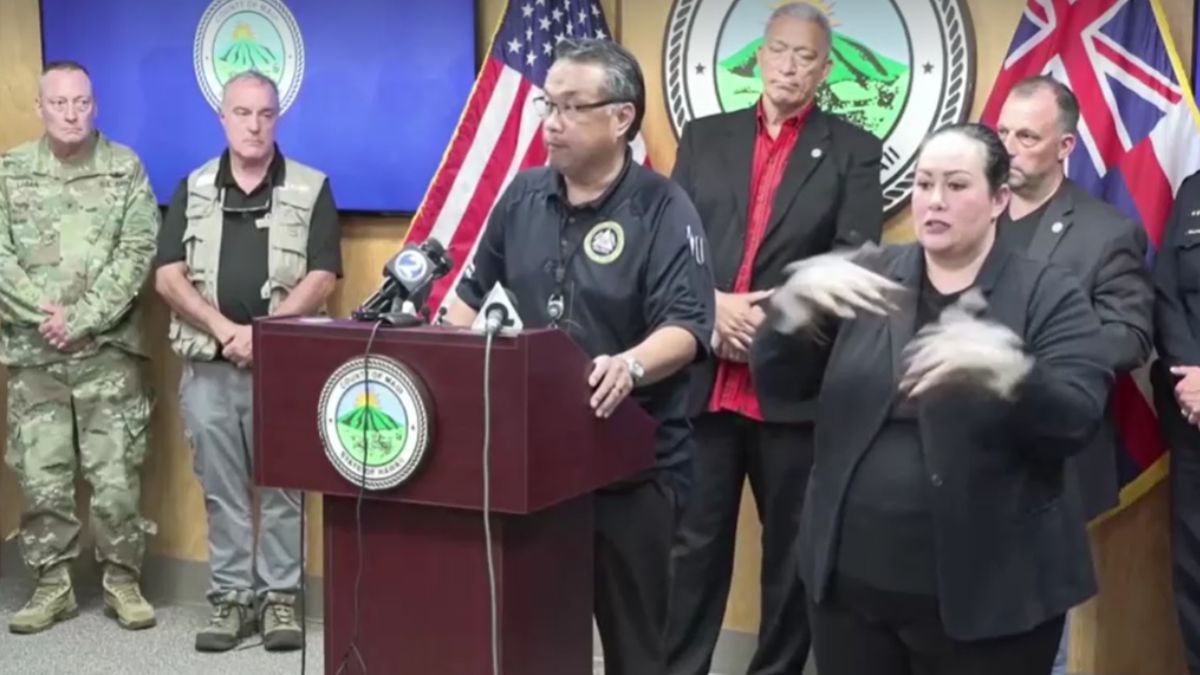 Maui's emergency management agency chief resigns amid criticism