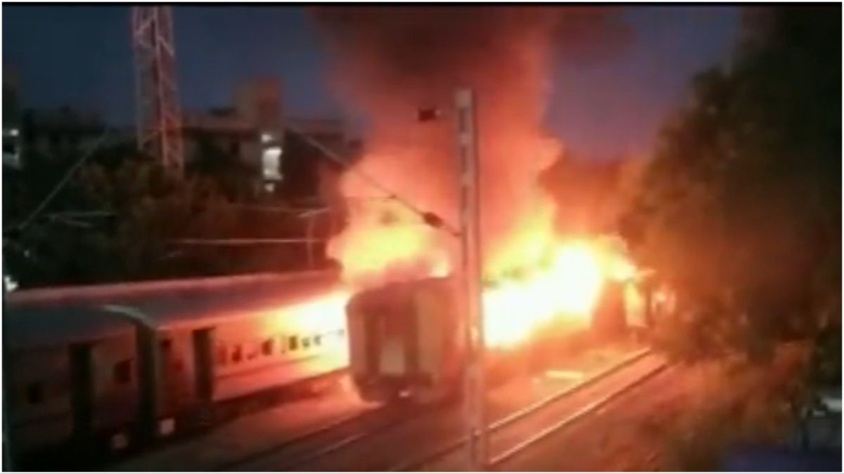 India: 10 killed, 20 injured as fire breaks out on train in Madurai