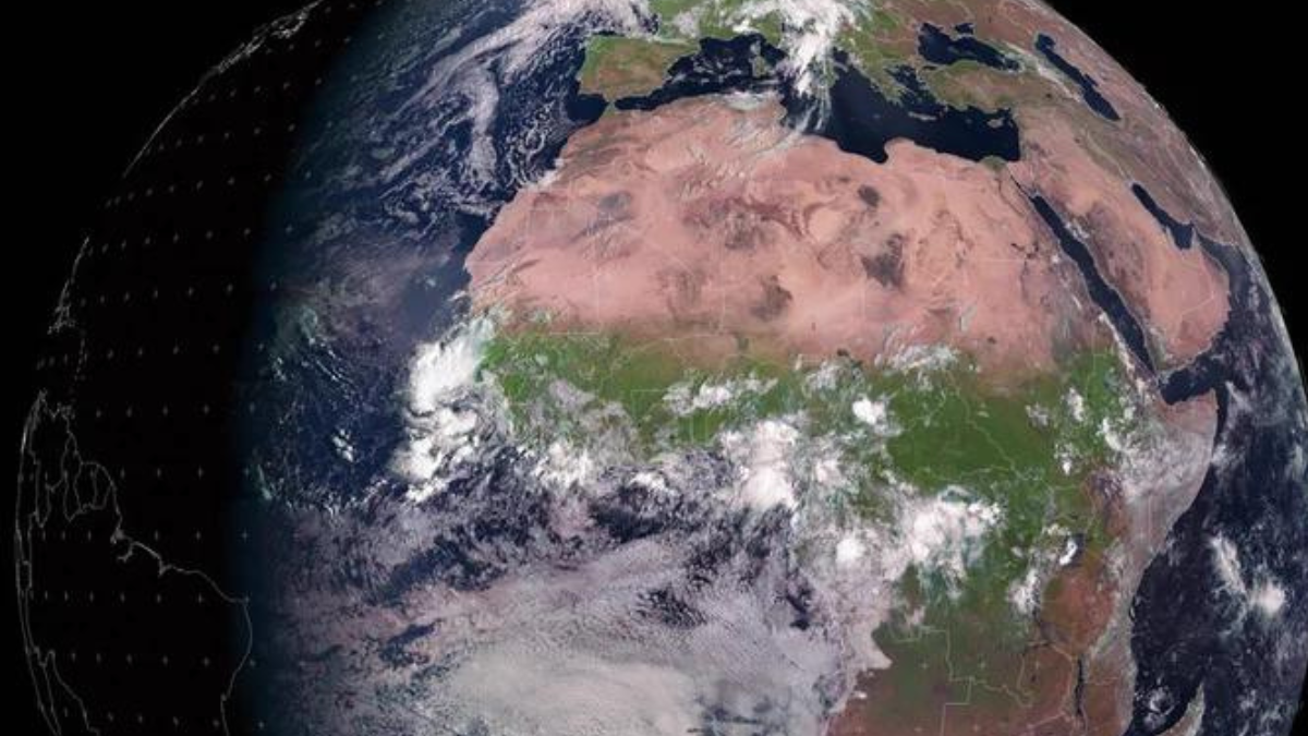 European Space Agency releases photo of Earth split in day and night