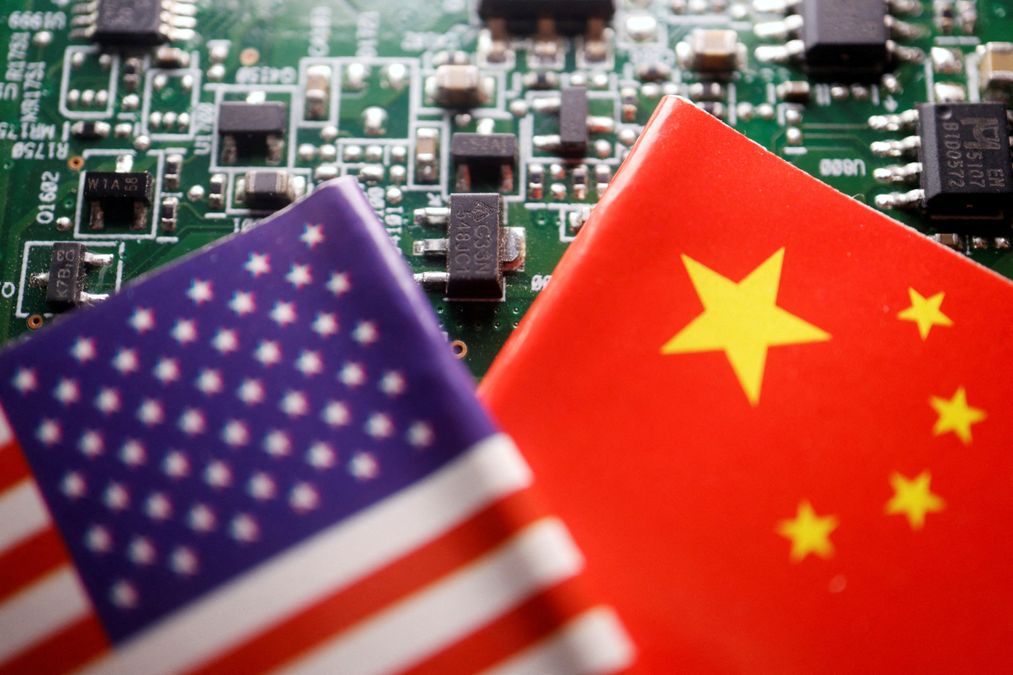 US lawmakers press White House for tougher enforcement of China chip rules