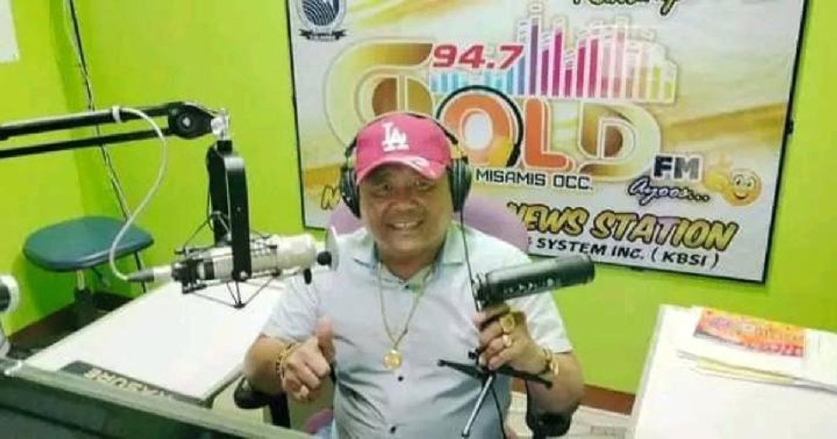 Philippines: Radio broadcaster shot dead inside studio, president orders probe