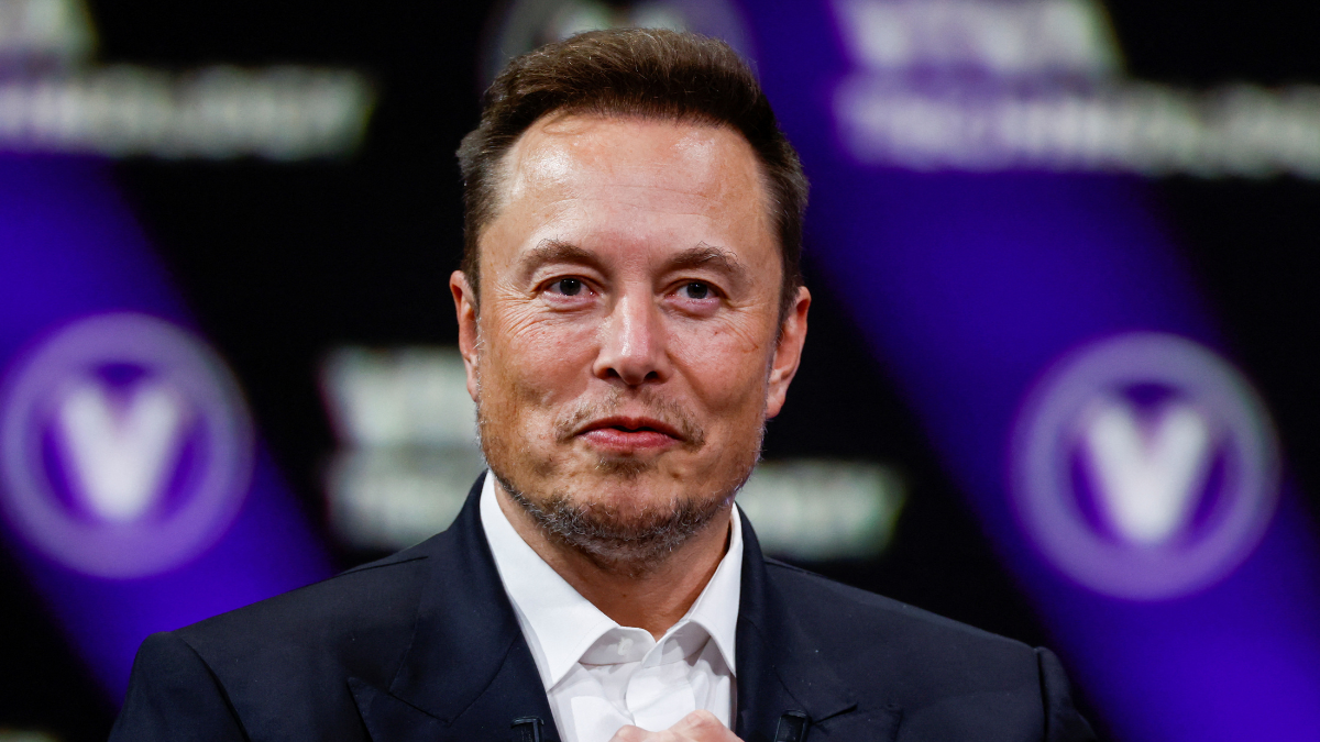 'Friendly fire': Elon Musk's AI chatbot 'Grok' roasts him, calls him ...