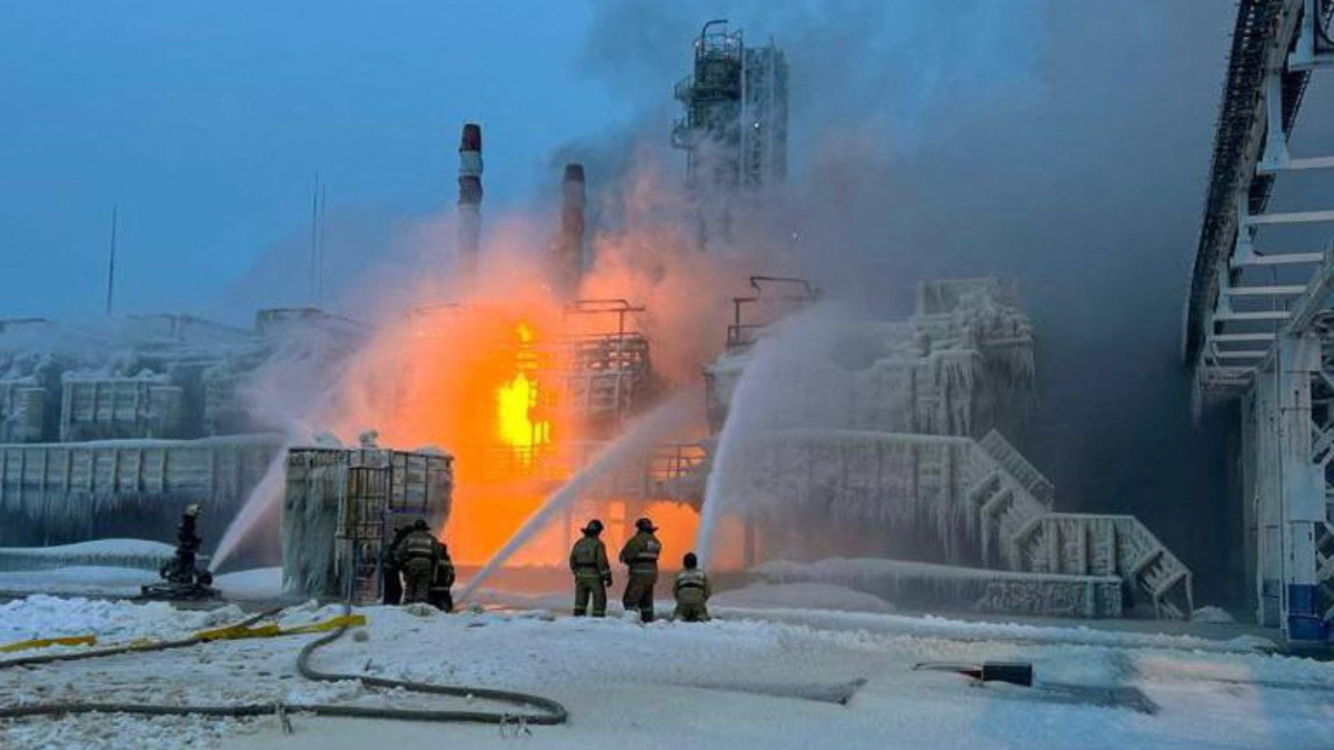 Russia: Fire breaks out at gas terminal in Ust-Luga port; Ukrainian ...