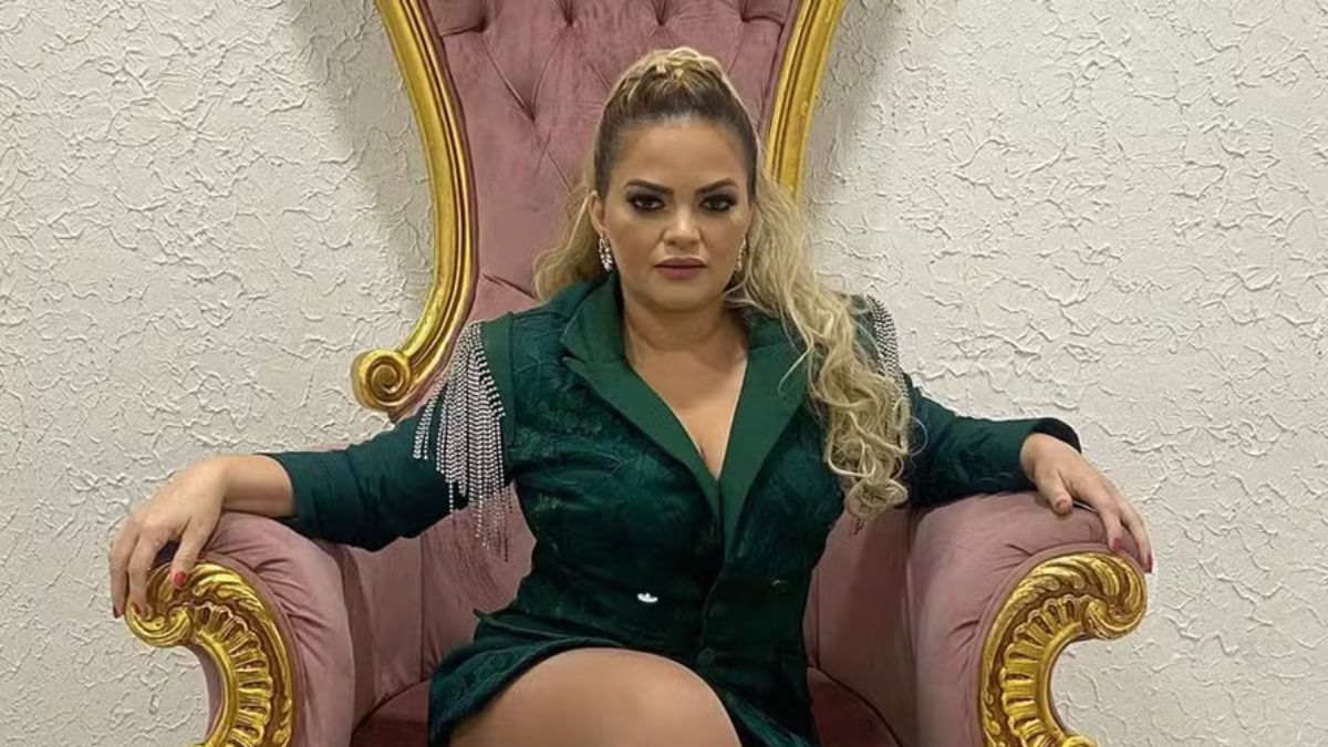 Brazilian pop star Dani Li dies at 42 after liposuction surgery ...