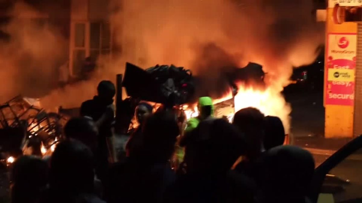 Leeds riots: Viral video shows bus being set on fire amid unrest in UK city