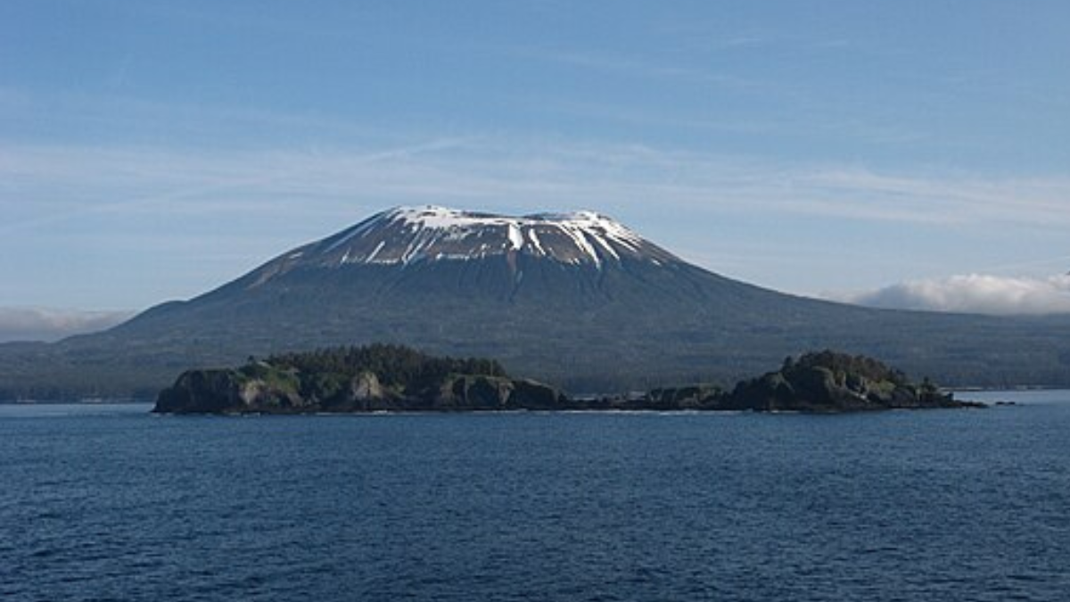 Volcano that hasn't erupted in 800 years is showing signs of magma activity