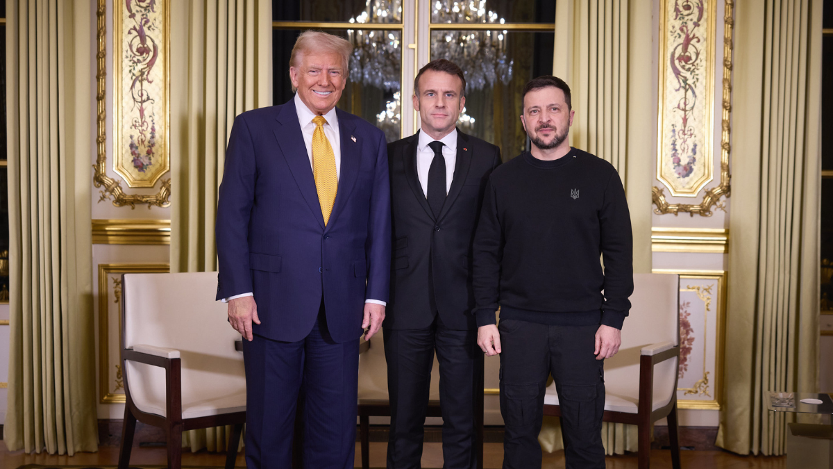 'Zelensky, wear a suit': Ukrainian president meets Trump in sweatshirt ...