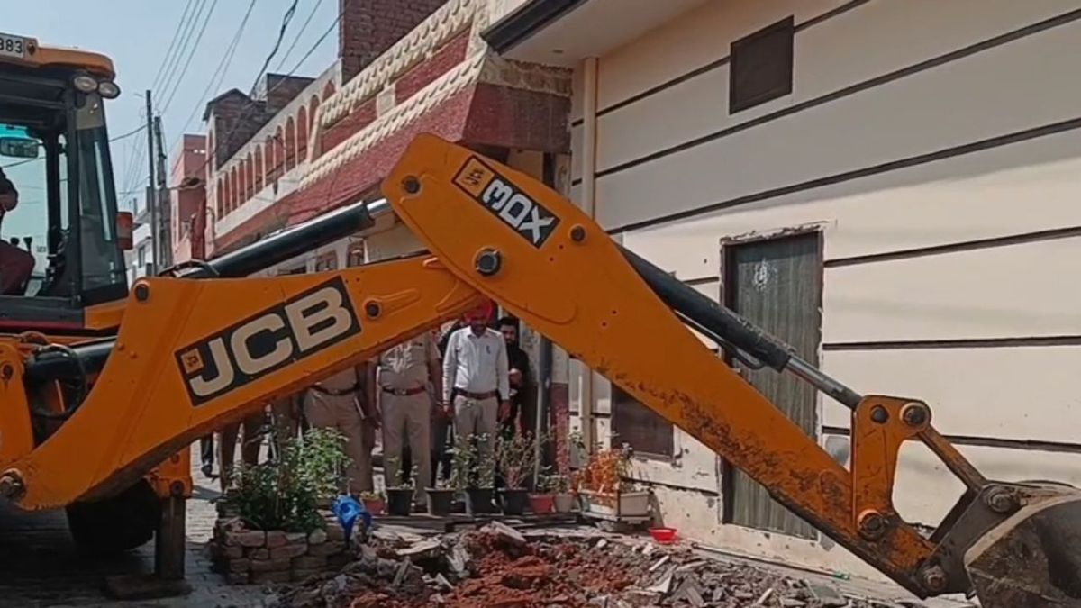 Punjab में नशा तस्कर मुनीश टंडन की अवैध प्रॉपर्टी पर bulldozer action