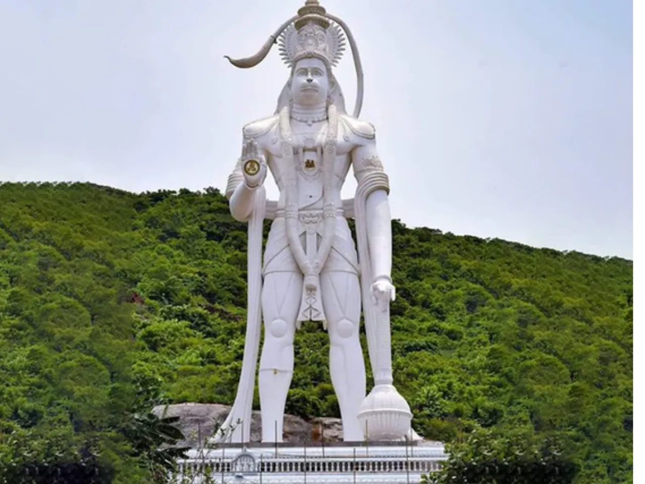 Eyes on the sky with these tallest Hanuman statues in India!