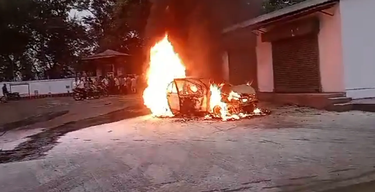 (Watch) Car catches fire at filling station in Odisha’s Sundargarh