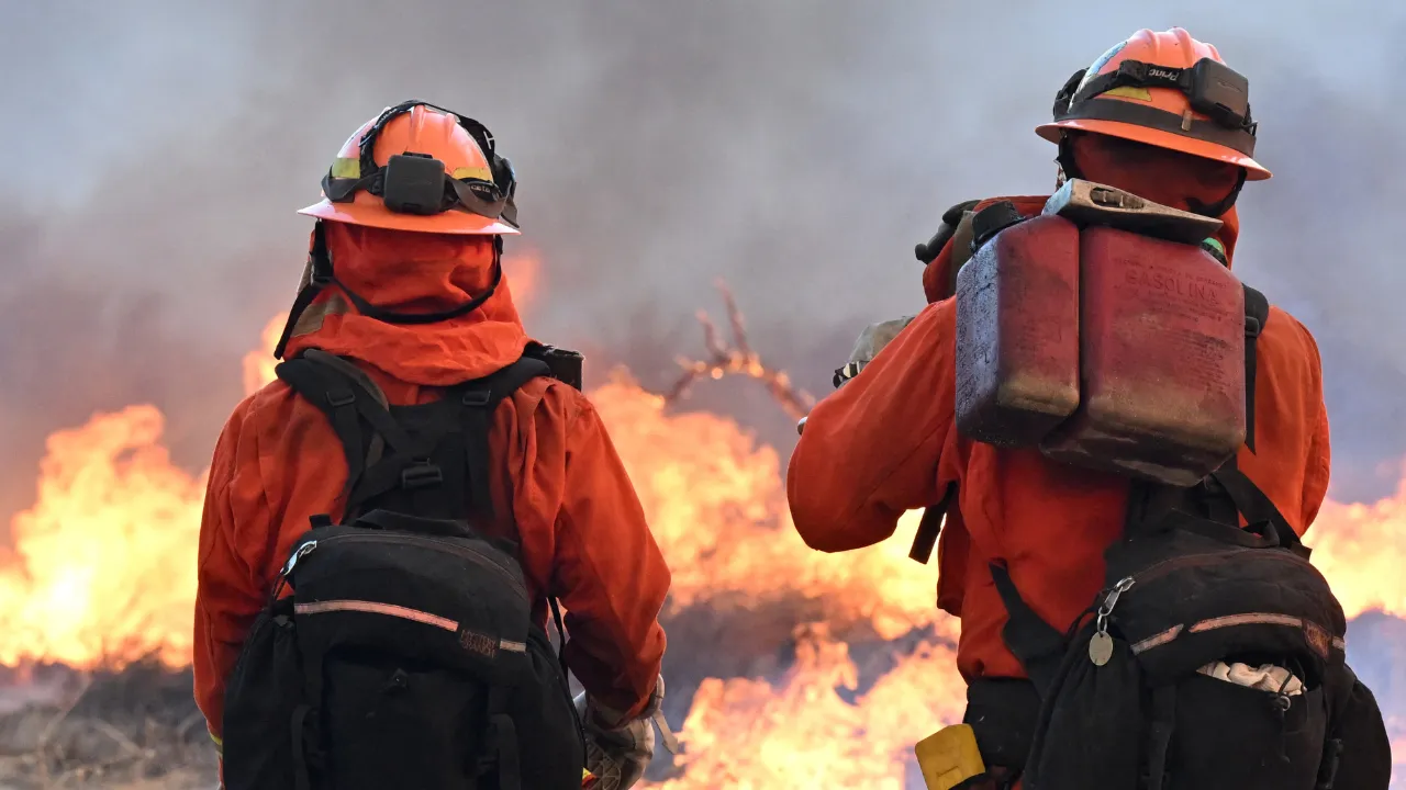 New Los Angeles wildfire forces thousands, including 500 inmates, to ...