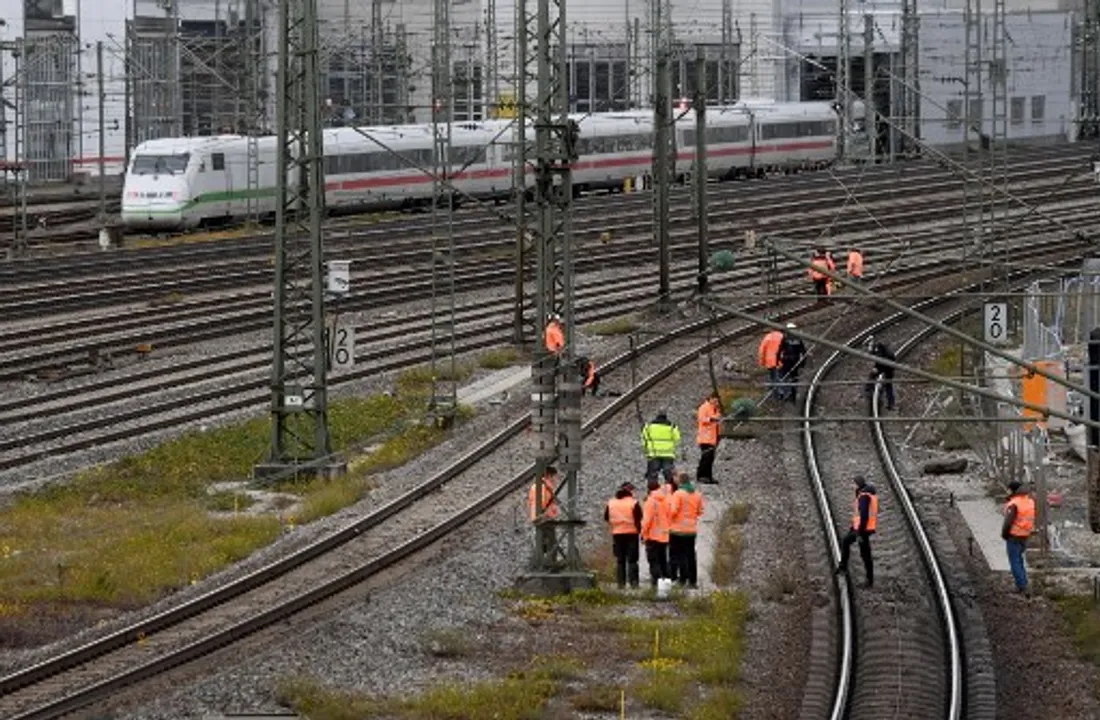 At least 4 injured after WWII bomb explodes at a construction site in ...