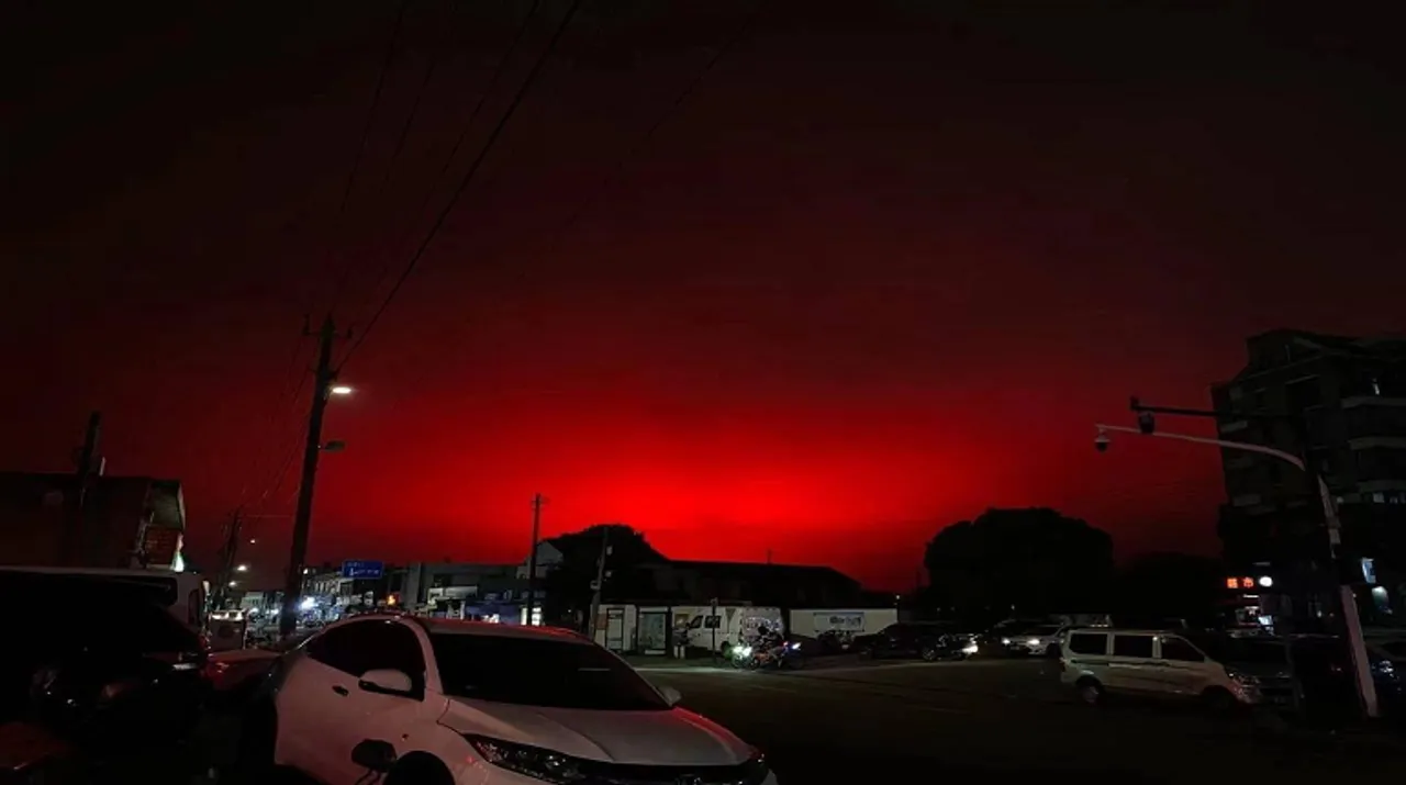 Chinese city of Zhoushan experiences blood red sky due to light ...