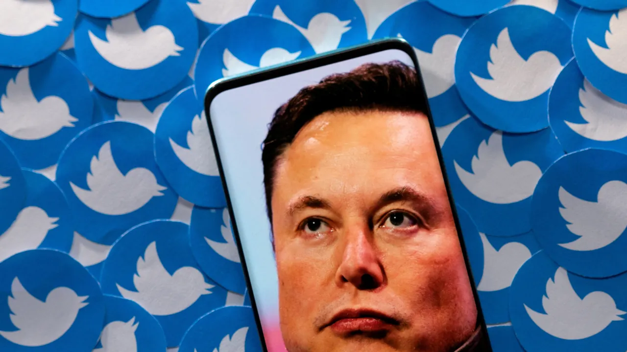 Image shows Twitter employee sleeping on office floor after Musk takeover