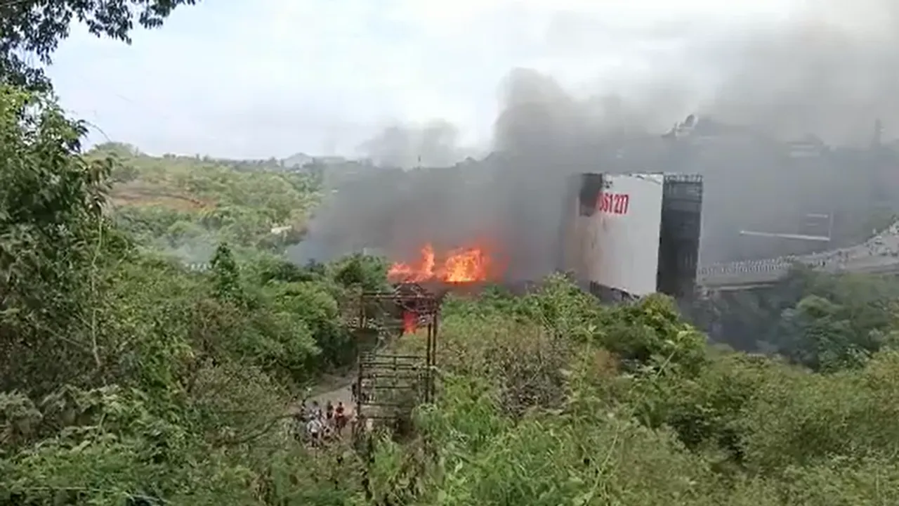 India: At least four killed, three injured after tanker carrying ...