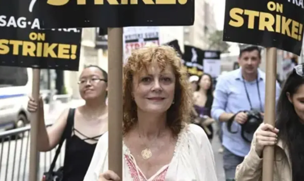 SAG-AFTRA strike: Mark Ruffalo, Joey King and other stars protest on ...