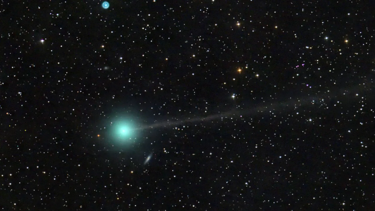 Comet Nishimura is already visible to the naked eye. Here's where and ...