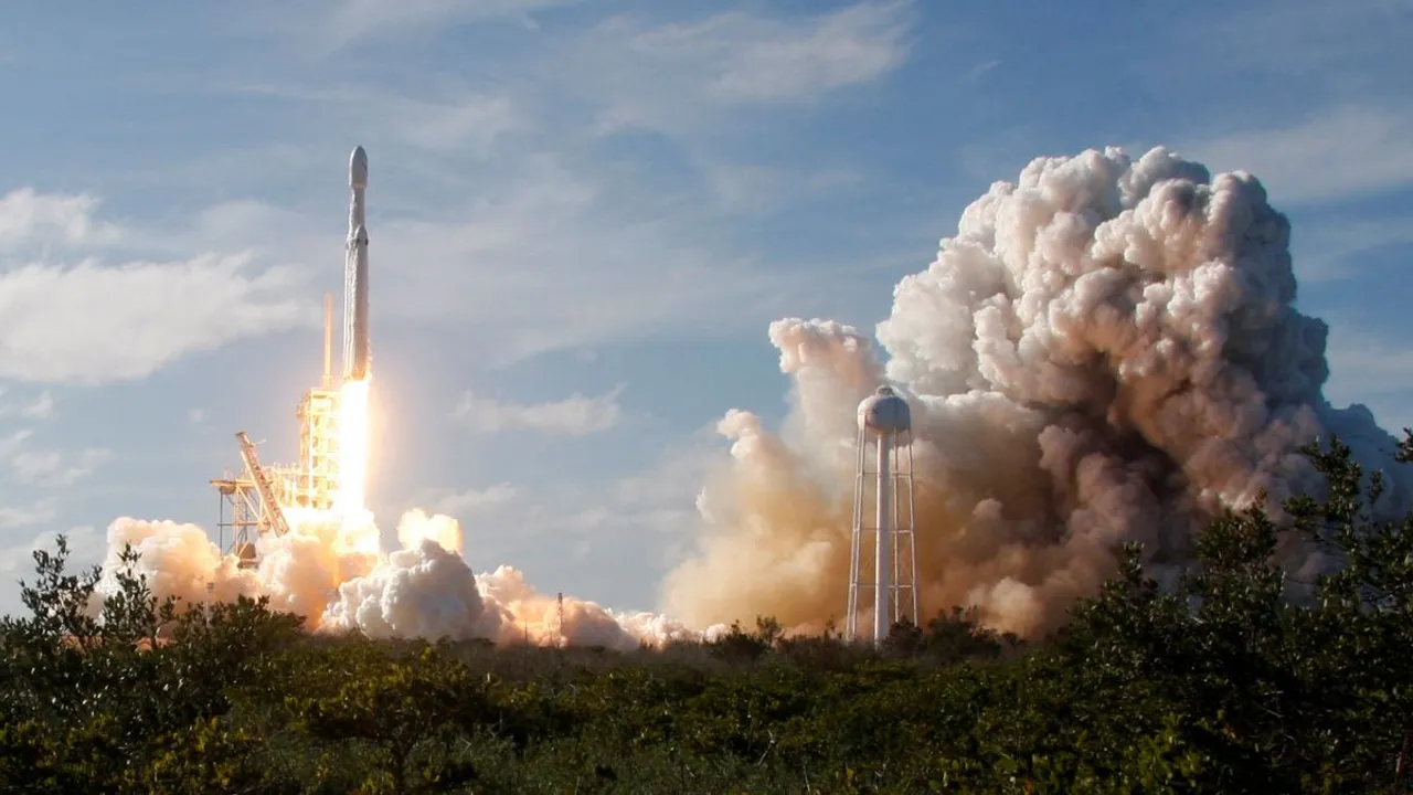 SpaceX's Falcon Heavy spacecraft takes off with highly secretive US ...