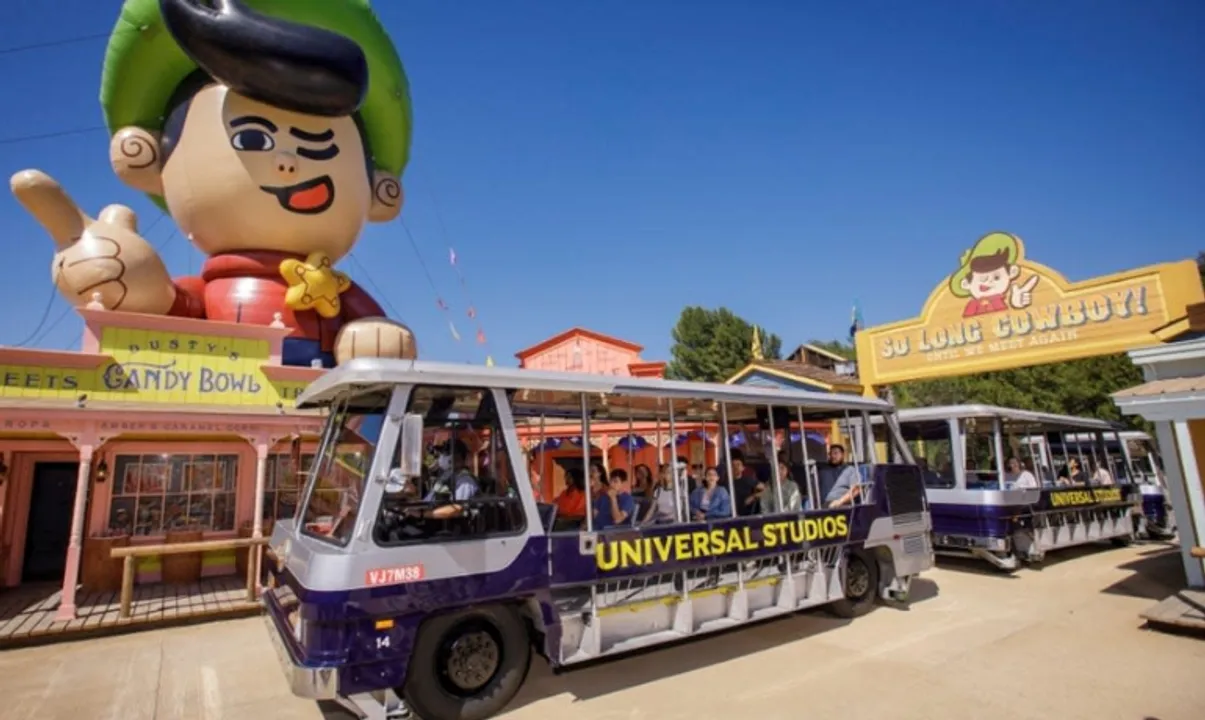 Tram accident at Universal Studios theme park in Hollywood leaves 15 ...