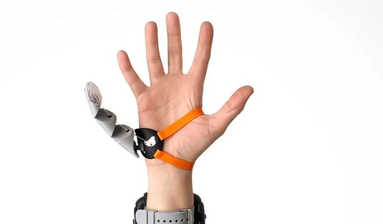 Scientists develop robotic ‘third thumb’ that can greatly boost human ...