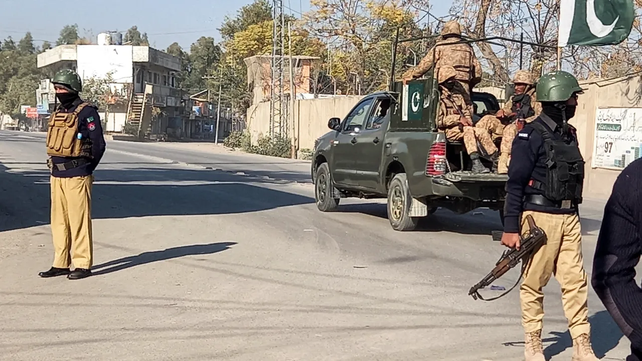 Pakistan: Convoy carrying foreign diplomats attacked, leaving one ...