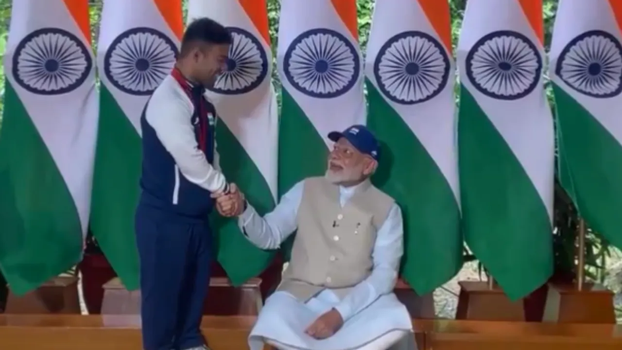 'Very touching gesture': Gold medallist Navdeep Singh presents cap to ...